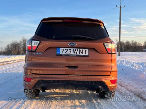 Brown Ford Kuga 2017 in Tartu, with an engine capacity of 2.00 L and mileage of 183 thousand km for 13500 €, photo 4 on AUTOMOTO.COM.LV