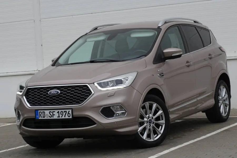 Brown Ford Kuga 2018 in Riga, with an engine capacity of 2.00 L and mileage of 199 thousand km for 11970 €, photo 5 on AUTOMOTO.COM.LV