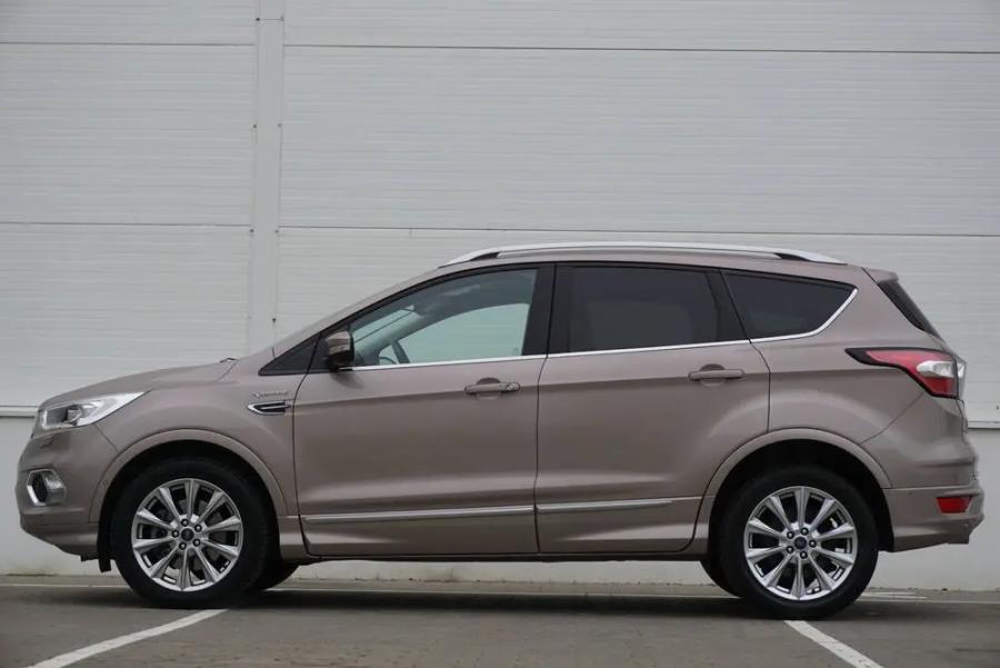 Brown Ford Kuga 2018 in Riga, with an engine capacity of 2.00 L and mileage of 199 thousand km for 11970 €, photo 7 on AUTOMOTO.COM.LV