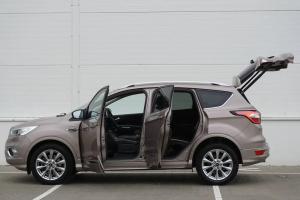 Brown Ford Kuga 2018 in Riga, with an engine capacity of 2.00 L and mileage of 199 thousand km for 11970 €, photo 8 on AUTOMOTO.COM.LV
