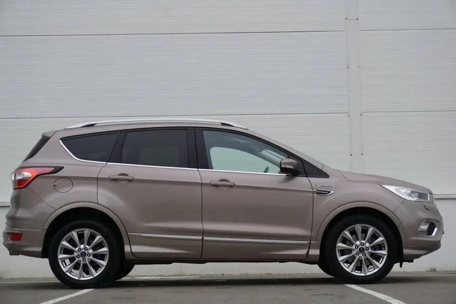 Brown Ford Kuga 2018 in Riga, with an engine capacity of 2.00 L and mileage of 199 thousand km for 11970 €, photo 14 on AUTOMOTO.COM.LV