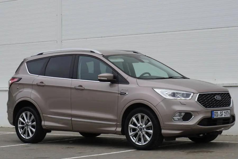 Brown Ford Kuga 2018 in Riga, with an engine capacity of 2.00 L and mileage of 199 thousand km for 11970 €, photo 15 on AUTOMOTO.COM.LV