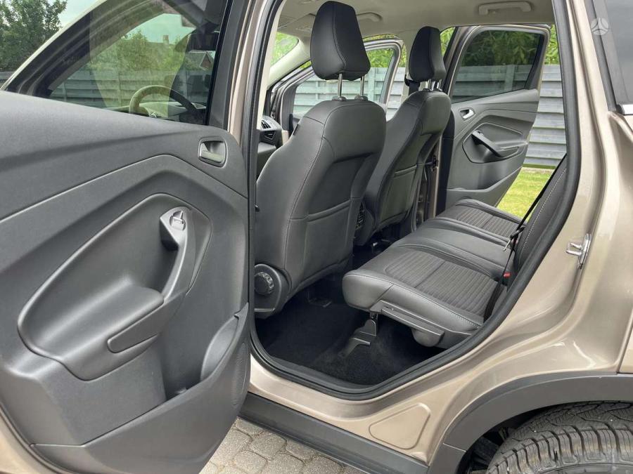 Brūns Ford Kuga 2018 Marijampole, ar dzinēja tilpumu 1.50 L un nobraukumu 89 tūkst. km par 9950 €, foto 11 vietnē AUTOMOTO.COM.LV