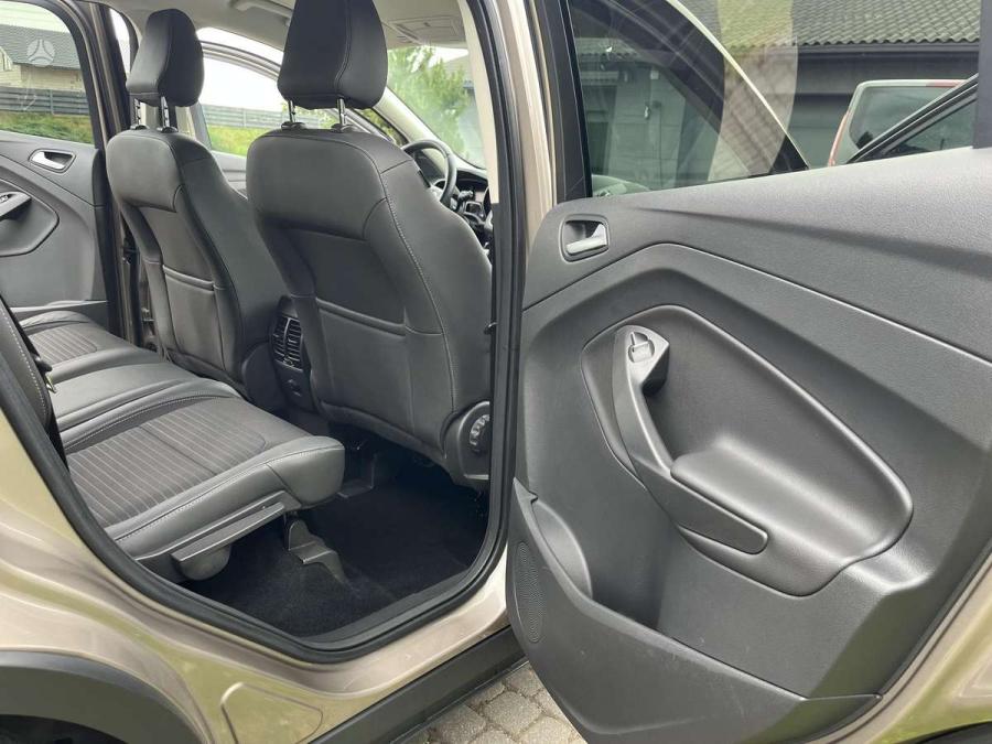 Brūns Ford Kuga 2018 Marijampole, ar dzinēja tilpumu 1.50 L un nobraukumu 89 tūkst. km par 9950 €, foto 13 vietnē AUTOMOTO.COM.LV