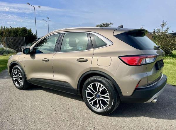 Ford Kuga 2020 Šauļi vietnē Brūns Ford Kuga 2020 Šauļi, ar dzinēja tilpumu 2.50 L un nobraukumu 100 tūkst. km par 14750 €, foto 5 vietnē AUTOMOTO.COM.LV
