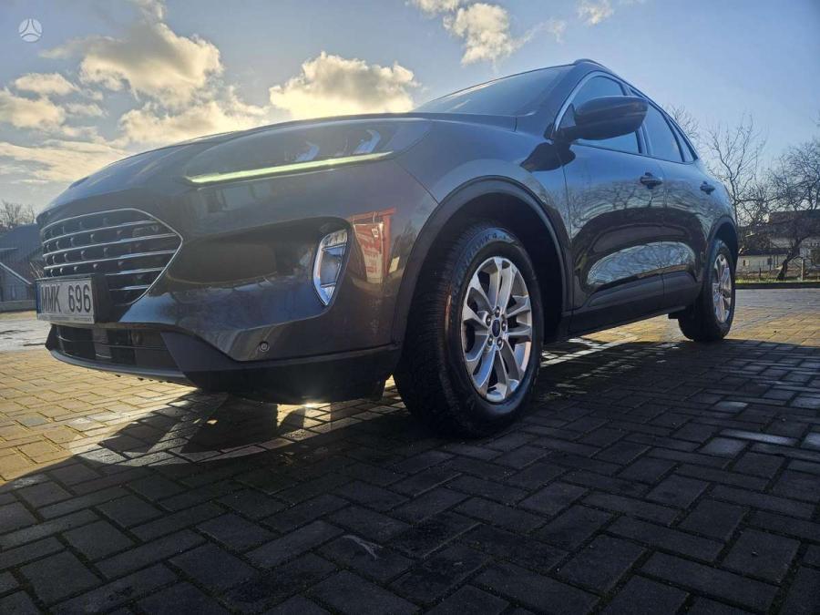 Brūns Ford Kuga 2023 Ukmergė, ar dzinēja tilpumu 6.10 L un nobraukumu 49 tūkst. km par 19600 €, foto 1 vietnē AUTOMOTO.COM.LV