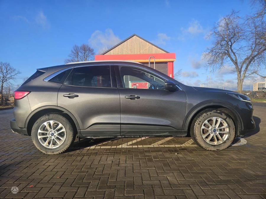 Brūns Ford Kuga 2023 Ukmergė, ar dzinēja tilpumu 6.10 L un nobraukumu 49 tūkst. km par 19600 €, foto 8 vietnē AUTOMOTO.COM.LV