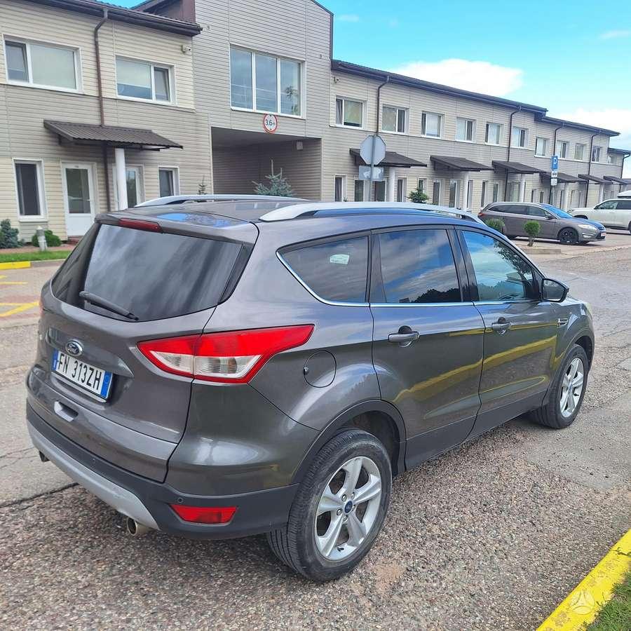 Brown Ford Kuga 2015 in Vilnius, with an engine capacity of 2.00 L and mileage of 209 thousand km for 5500 €, photo 5 on AUTOMOTO.COM.LV