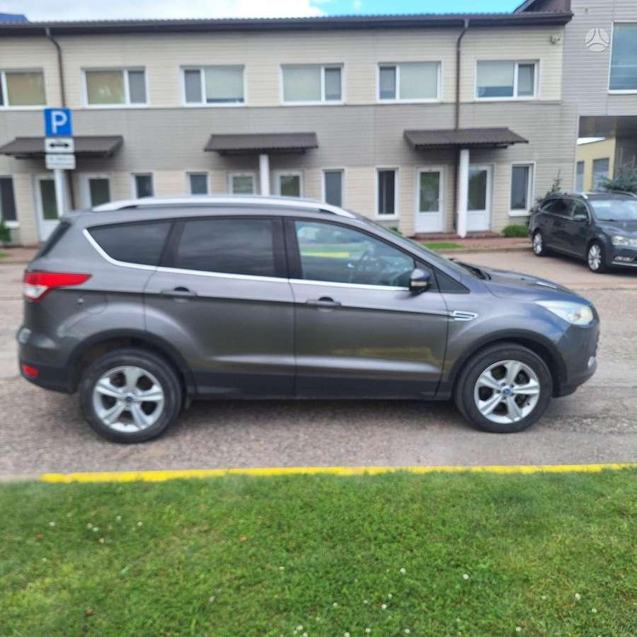 Brown Ford Kuga 2015 in Vilnius, with an engine capacity of 2.00 L and mileage of 209 thousand km for 5500 €, photo 8 on AUTOMOTO.COM.LV