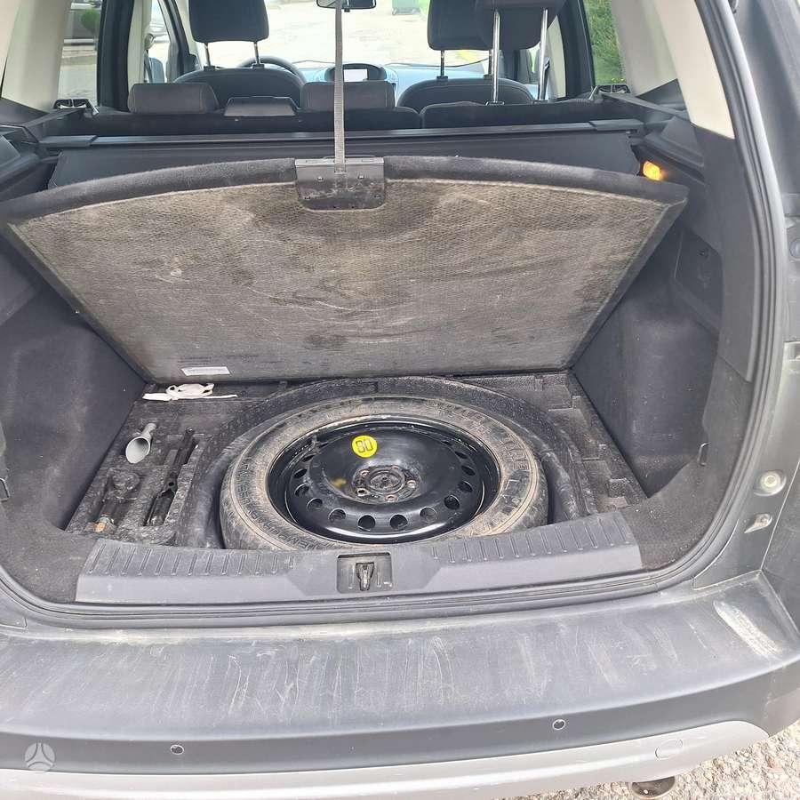 Brown Ford Kuga 2015 in Vilnius, with an engine capacity of 2.00 L and mileage of 209 thousand km for 5500 €, photo 11 on AUTOMOTO.COM.LV