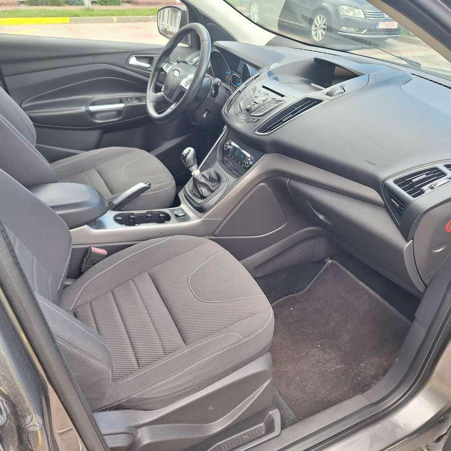 Brown Ford Kuga 2015 in Vilnius, with an engine capacity of 2.00 L and mileage of 209 thousand km for 5500 €, photo 13 on AUTOMOTO.COM.LV