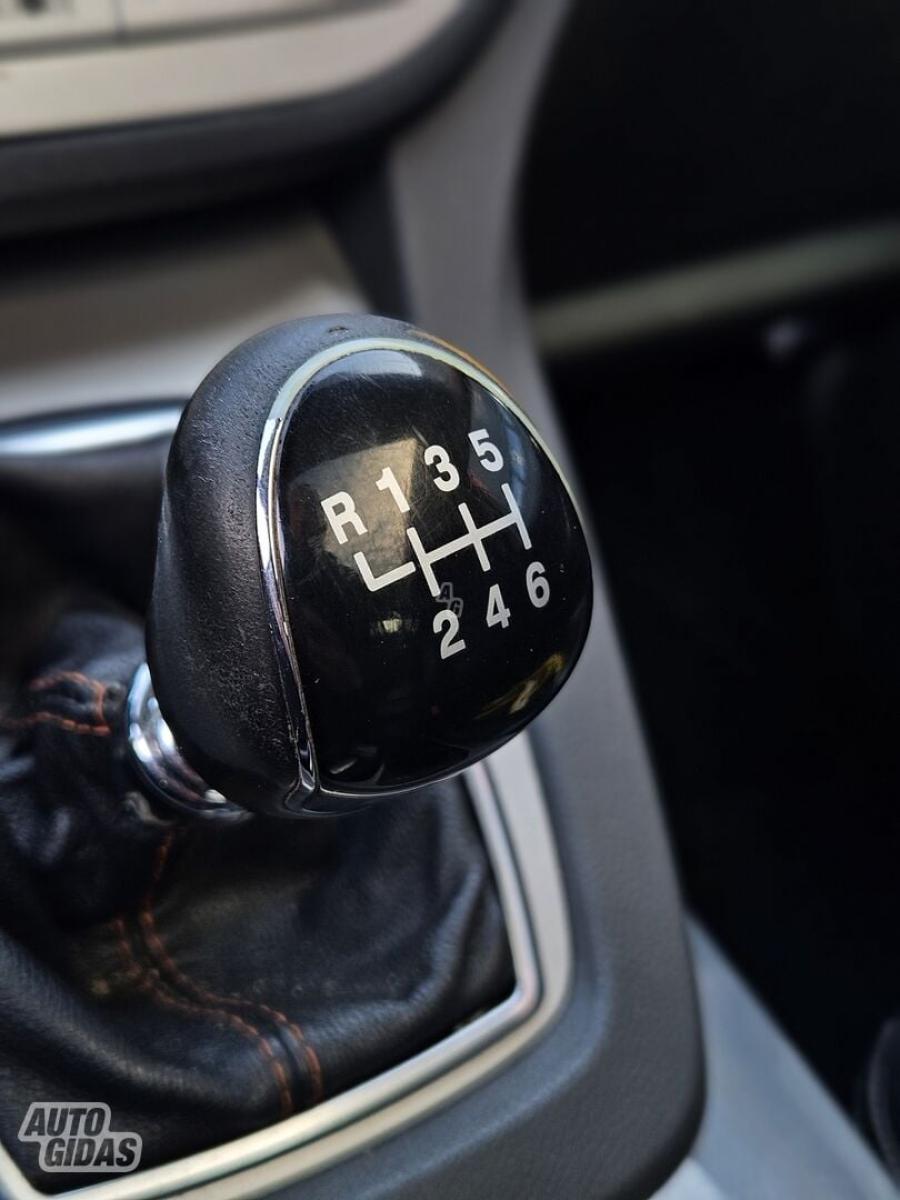 Ford Kuga 2008 in Kluonaliai, with an engine capacity of 2.00 L and mileage of 298 thousand km for 4999 €, photo 19 on AUTOMOTO.COM.LV