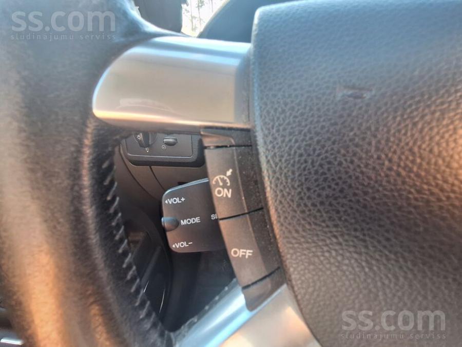 Ford Kuga 2008 in Riga, with an engine capacity of 2.00 L and mileage of 177 thousand km for 4500 €, photo 13 on AUTOMOTO.COM.LV