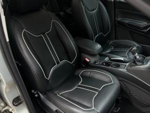 Ford Kuga 2008 Rīga, ar dzinēja tilpumu 2.00 L un nobraukumu 242 tūkst. km par 6500 €, foto 10 vietnē AUTOMOTO.COM.LV