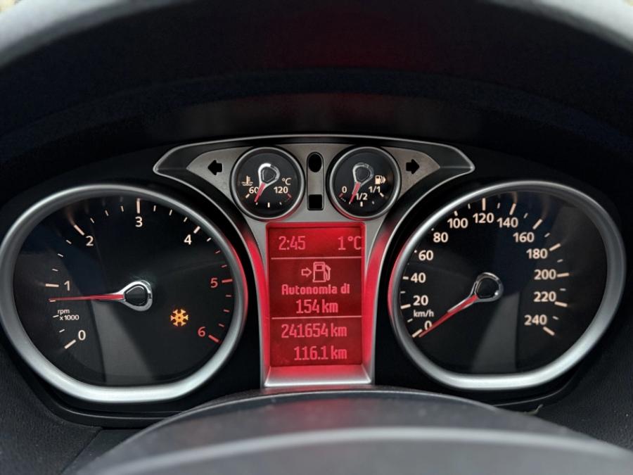 Ford Kuga 2008 Rīga, ar dzinēja tilpumu 2.00 L un nobraukumu 242 tūkst. km par 6500 €, foto 15 vietnē AUTOMOTO.COM.LV