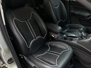Ford Kuga 2008 Rīga, ar dzinēja tilpumu 2.00 L un nobraukumu 242 tūkst. km par 3000 €, foto 10 vietnē AUTOMOTO.COM.LV