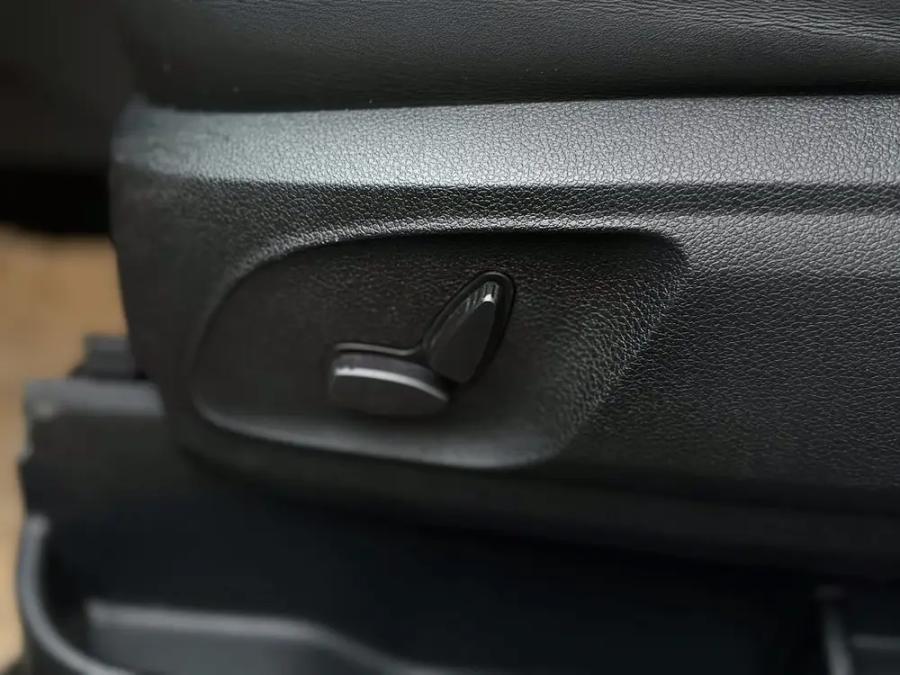 Ford Kuga 2008 Rīga, ar dzinēja tilpumu 2.00 L un nobraukumu 242 tūkst. km par 3000 €, foto 14 vietnē AUTOMOTO.COM.LV