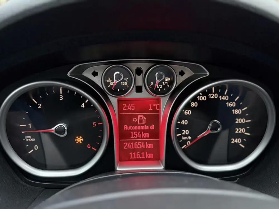 Ford Kuga 2008 Rīga, ar dzinēja tilpumu 2.00 L un nobraukumu 242 tūkst. km par 3000 €, foto 15 vietnē AUTOMOTO.COM.LV