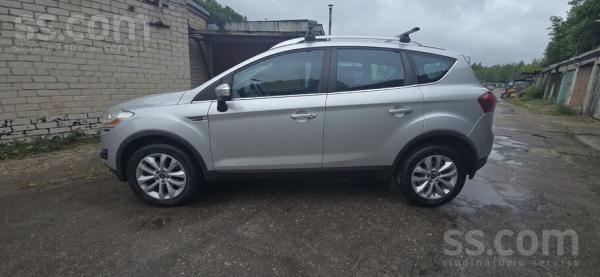 Ford Kuga 2009 in Riga, with an engine capacity of 2.00 L and mileage of 234 thousand km for 4900 €, photo 3 on AUTOMOTO.COM.LV