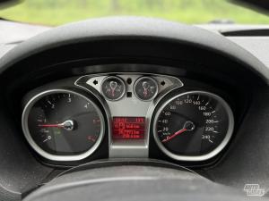 Ford Kuga 2009 in Vilnius, with an engine capacity of 2.00 L and mileage of 260 thousand km for 2999 €, photo 15 on AUTOMOTO.COM.LV