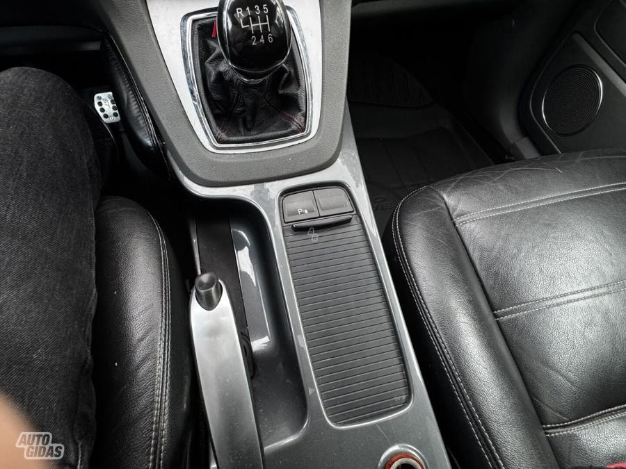 Ford Kuga 2009 in Ukmerge, with an engine capacity of 2.00 L and mileage of 410 thousand km for 3450 €, photo 15 on AUTOMOTO.COM.LV