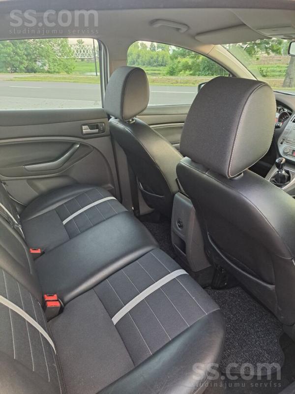 Ford Kuga 2011 in Daugavpils, with an engine capacity of 2.00 L and mileage of 250 thousand km for 5000 €, photo 6 on AUTOMOTO.COM.LV