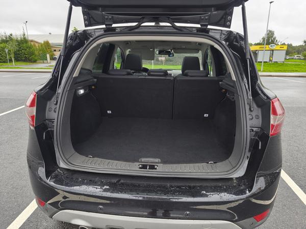 Ford Kuga 2011 Tallina, ar dzinēja tilpumu 2.00 L un nobraukumu 90 tūkst. km par 7500 €, foto 9 vietnē AUTOMOTO.COM.LV
