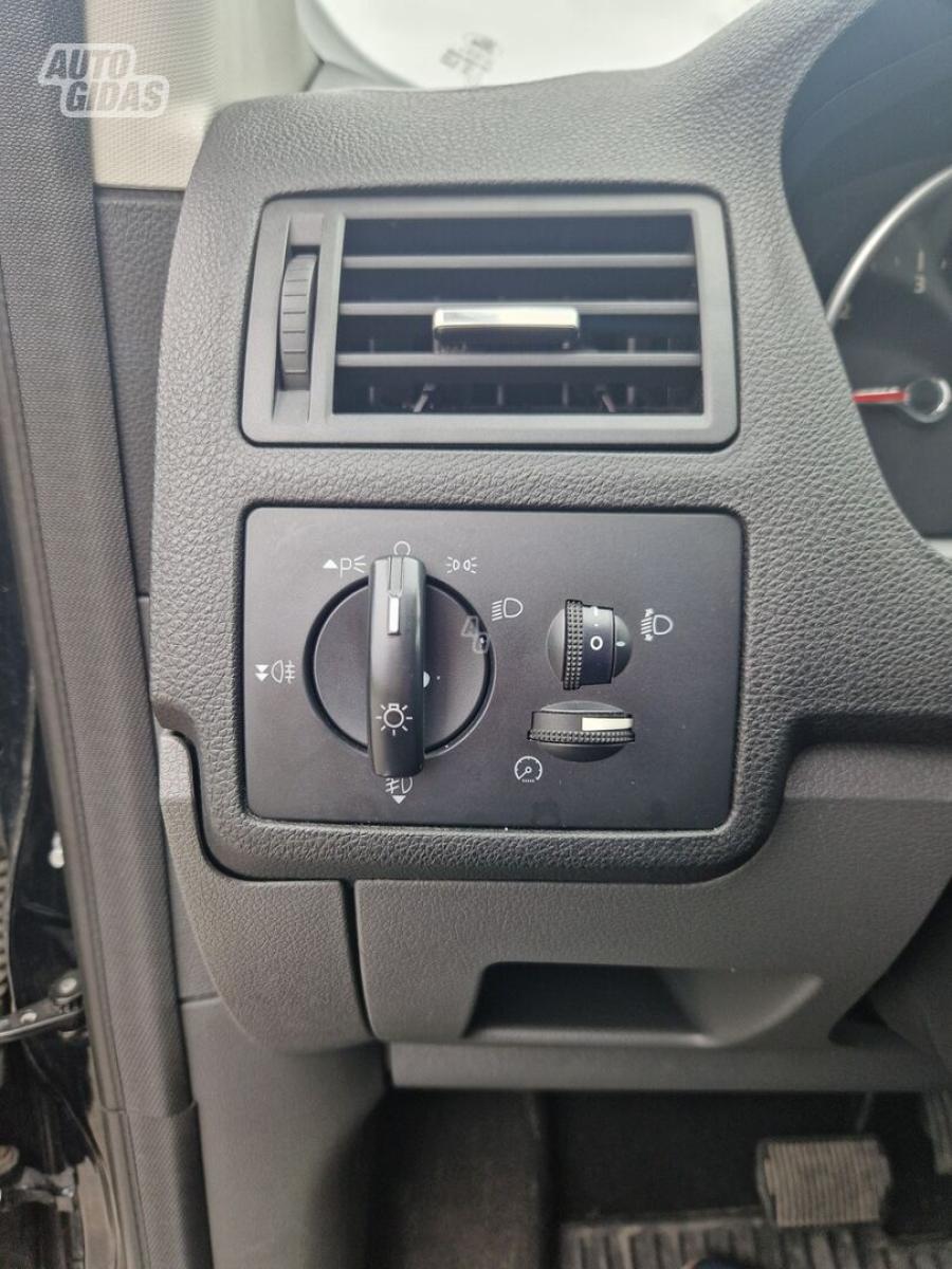 Ford Kuga 2012 in Siauliai, with an engine capacity of 2.00 L and mileage of 243 thousand km for 5600 €, photo 9 on AUTOMOTO.COM.LV