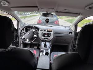 Ford Kuga 2012 in Panevezys, with an engine capacity of 2.00 L and mileage of 247 thousand km for 3000 €, photo 12 on AUTOMOTO.COM.LV
