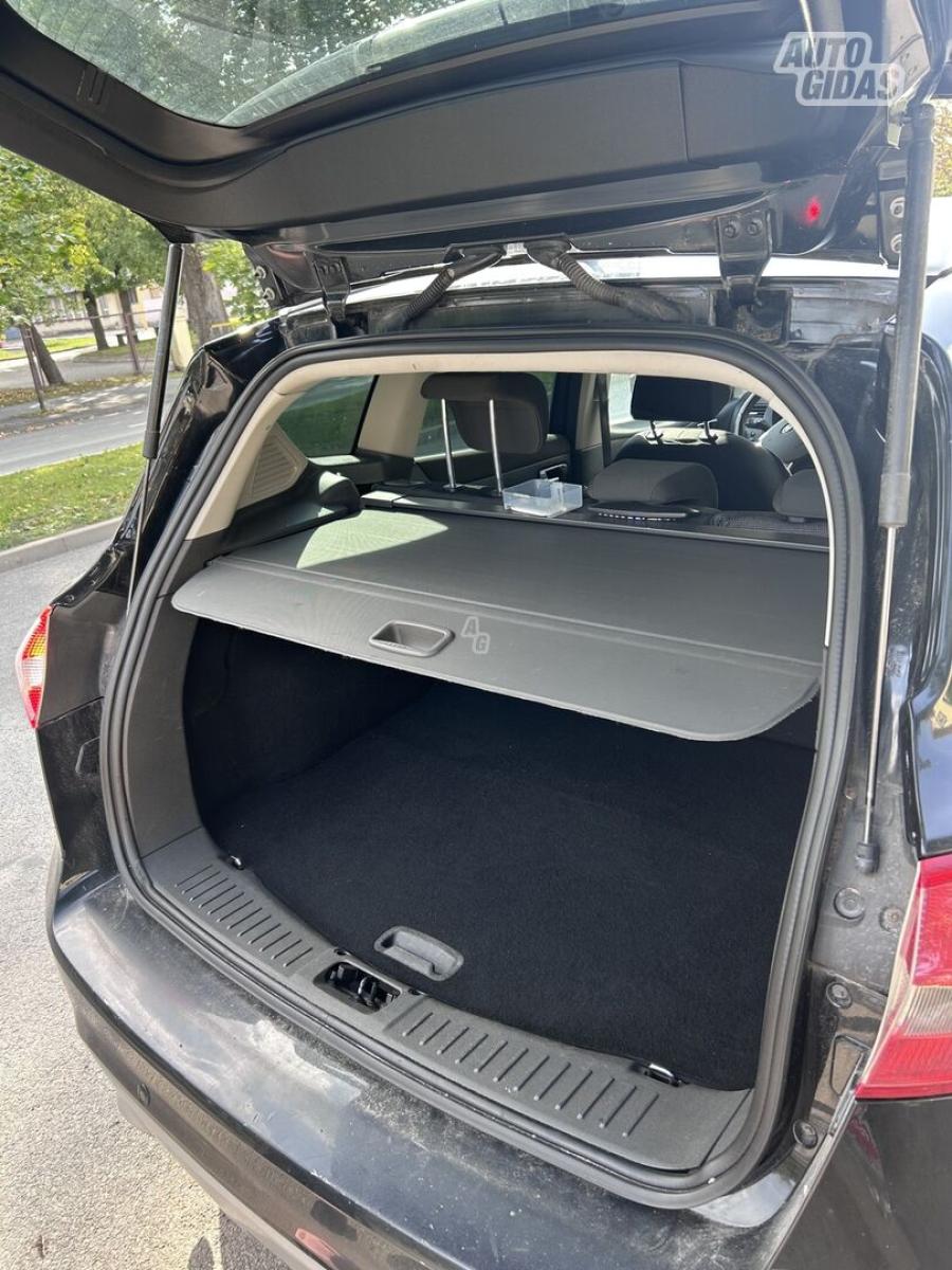 Ford Kuga 2012 in Panevezys, with an engine capacity of 2.00 L and mileage of 247 thousand km for 3000 €, photo 15 on AUTOMOTO.COM.LV