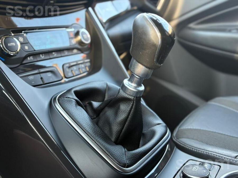 Ford Kuga 2015 Kuldīga, ar dzinēja tilpumu 2.00 L un nobraukumu 260 tūkst. km par 8690 €, foto 22 vietnē AUTOMOTO.COM.LV