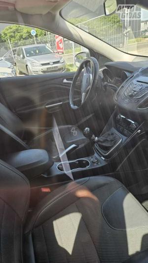 Ford Kuga 2015 in Kretinga, with an engine capacity of 1.50 L and mileage of 135 thousand km for 4800 €, photo 6 on AUTOMOTO.COM.LV