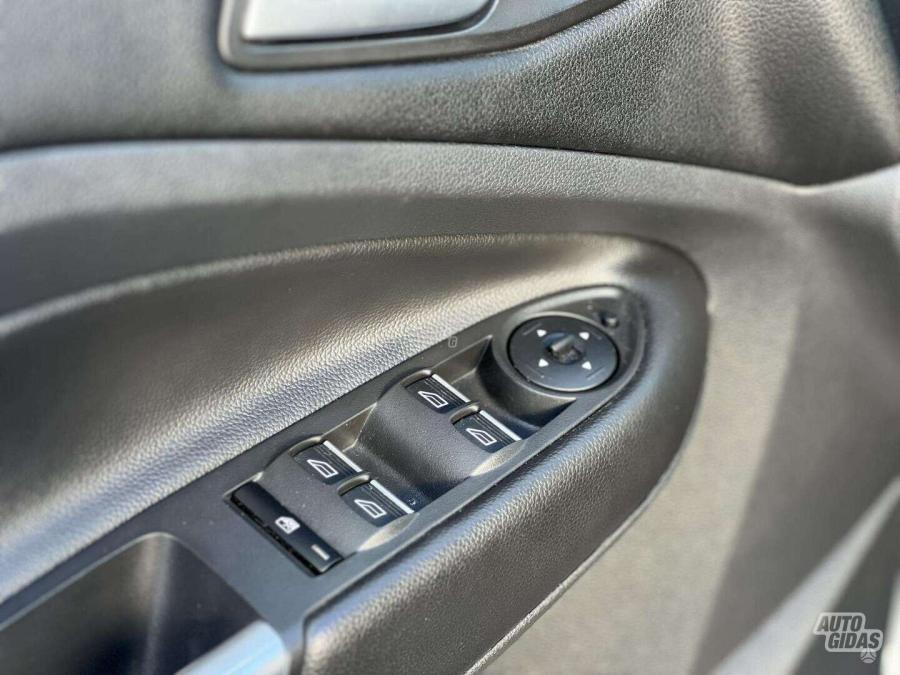 Ford Kuga 2016 Marijampole, ar dzinēja tilpumu 2.00 L un nobraukumu 236 tūkst. km par 9950 €, foto 34 vietnē AUTOMOTO.COM.LV