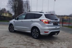 Ford Kuga 2018 Rīga, ar dzinēja tilpumu 1.50 L un nobraukumu 180 tūkst. km par 12750 €, foto 2 vietnē AUTOMOTO.COM.LV