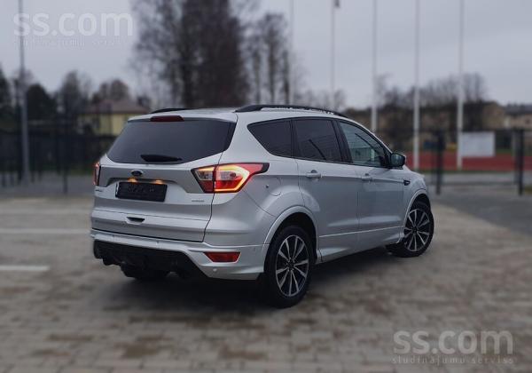 Ford Kuga 2018 Rīga, ar dzinēja tilpumu 1.50 L un nobraukumu 180 tūkst. km par 12750 €, foto 5 vietnē AUTOMOTO.COM.LV