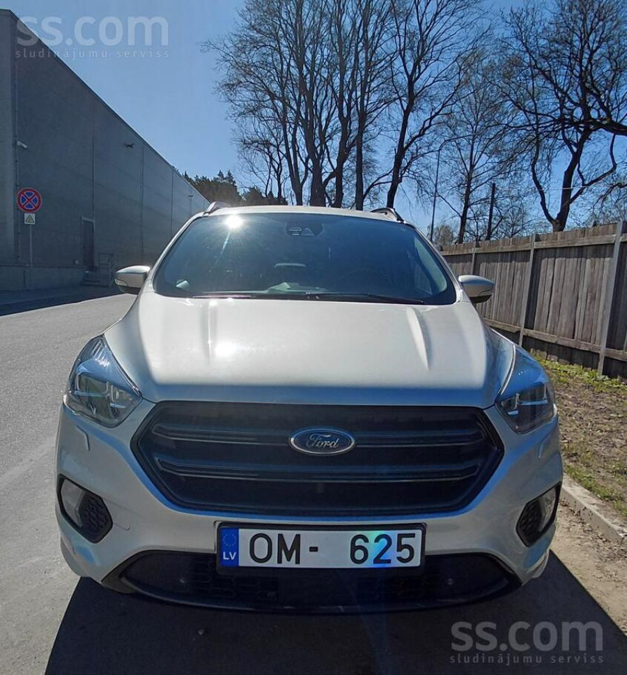 Ford Kuga 2018 Rīga, ar dzinēja tilpumu 1.50 L un nobraukumu 185 tūkst. km par 13500 €, foto 4 vietnē AUTOMOTO.COM.LV
