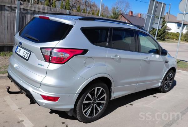 Ford Kuga 2018 Rīga, ar dzinēja tilpumu 1.50 L un nobraukumu 185 tūkst. km par 13500 €, foto 8 vietnē AUTOMOTO.COM.LV