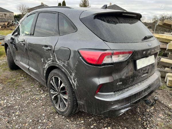 Ford Kuga 2021 Tauragė, ar dzinēja tilpumu 2.00 L un nobraukumu 120 tūkst. km par 5500 €, foto 1 vietnē AUTOMOTO.COM.LV