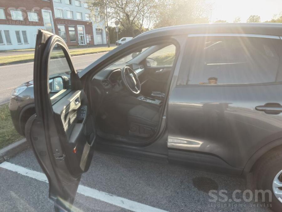 Ford Kuga 2021 in Riga, with an engine capacity of 2.50 L and mileage of 110 thousand km for 16000 €, photo 1 on AUTOMOTO.COM.LV