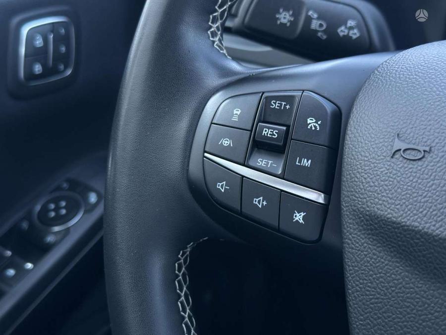Ford Kuga 2021 in Kaunas, with an engine capacity of 2.50 L and mileage of 88 thousand km for 24771 €, photo 22 on AUTOMOTO.COM.LV