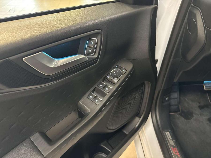 Ford Kuga 2021 Viļņa, ar dzinēja tilpumu 1.50 L un nobraukumu 120 tūkst. km par 15600 €, foto 10 vietnē AUTOMOTO.COM.LV
