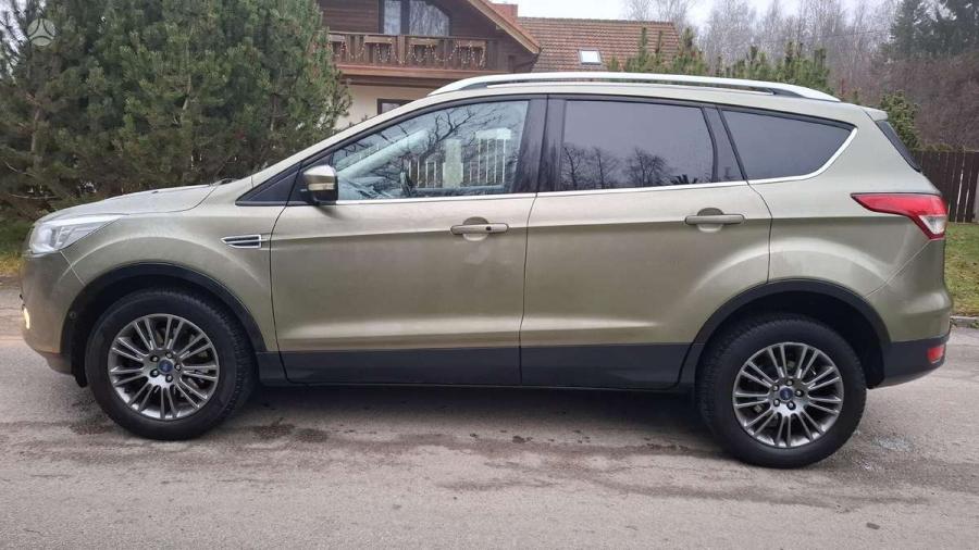 Green Ford Kuga 2013 in Siauliai, with an engine capacity of 2.00 L and mileage of 123 thousand km for 2998 €, photo 7 on AUTOMOTO.COM.LV