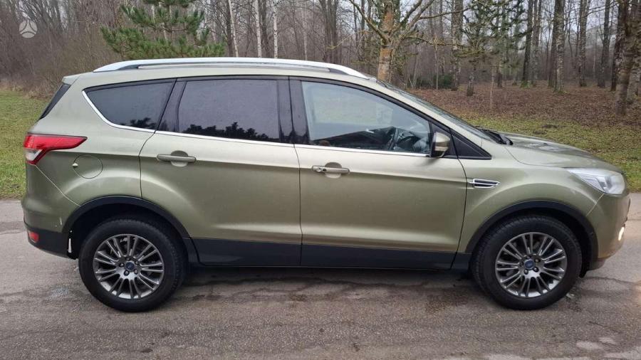 Green Ford Kuga 2013 in Siauliai, with an engine capacity of 2.00 L and mileage of 123 thousand km for 2998 €, photo 8 on AUTOMOTO.COM.LV