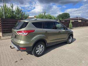 Green Ford Kuga 2013 in Kaunas, with an engine capacity of 2.00 L and mileage of 350 thousand km for 6950 €, photo 5 on AUTOMOTO.COM.LV