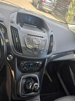 Green Ford Kuga 2013 in Kaunas, with an engine capacity of 2.00 L and mileage of 350 thousand km for 6950 €, photo 15 on AUTOMOTO.COM.LV