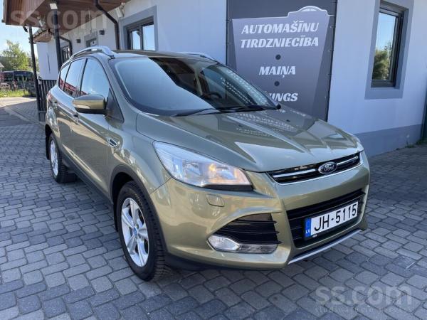 Green Ford Kuga 2013 in Talsi, with an engine capacity of 1.60 L and mileage of 177 thousand km for 7800 €, photo 1 on AUTOMOTO.COM.LV