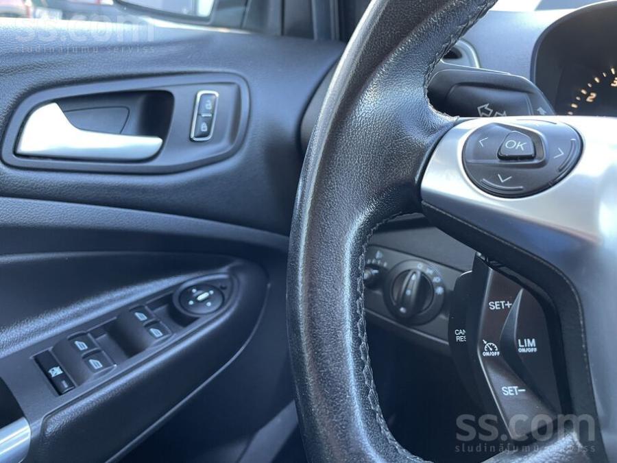 Zaļš Ford Kuga 2013 Talsi, ar dzinēja tilpumu 1.60 L un nobraukumu 177 tūkst. km par 7800 €, foto 15 vietnē AUTOMOTO.COM.LV