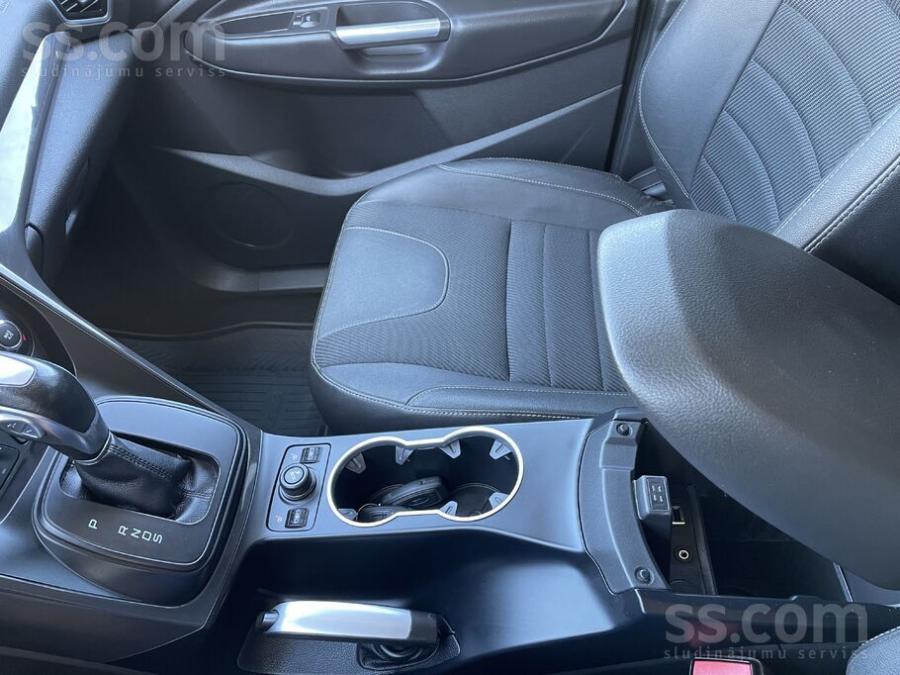 Zaļš Ford Kuga 2013 Talsi, ar dzinēja tilpumu 1.60 L un nobraukumu 177 tūkst. km par 7800 €, foto 22 vietnē AUTOMOTO.COM.LV