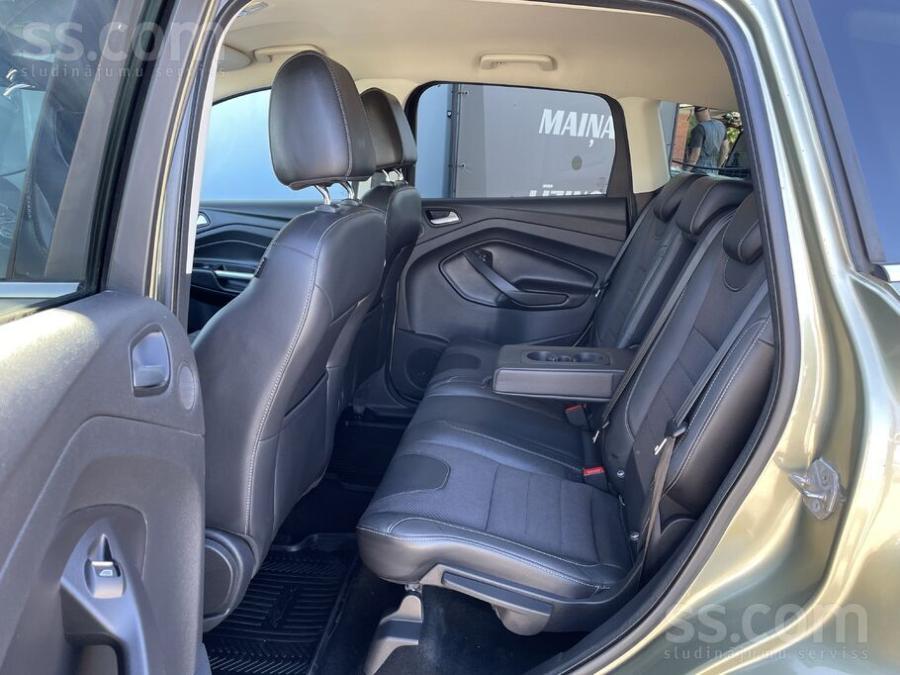 Zaļš Ford Kuga 2013 Talsi, ar dzinēja tilpumu 1.60 L un nobraukumu 177 tūkst. km par 7800 €, foto 24 vietnē AUTOMOTO.COM.LV