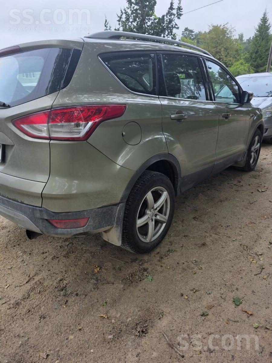 Zaļš Ford Kuga 2013 Ogre, ar dzinēja tilpumu 2.00 L un nobraukumu 255 tūkst. km par 6000 €, foto 4 vietnē AUTOMOTO.COM.LV